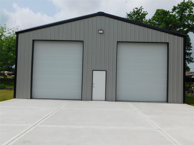 10725 Pine St, Willis, TX 77318 - HAR.com