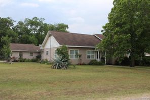 302 5th, Nordheim, TX 78141 - HAR.com