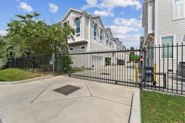 5610 Patrick St H, Houston, TX 77076 - HAR.com