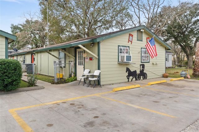 2200 Peach Ave #3, Bay City, TX 77414 - HAR.com