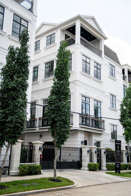 1323 Peden St, Houston, TX 77006 - HAR.com