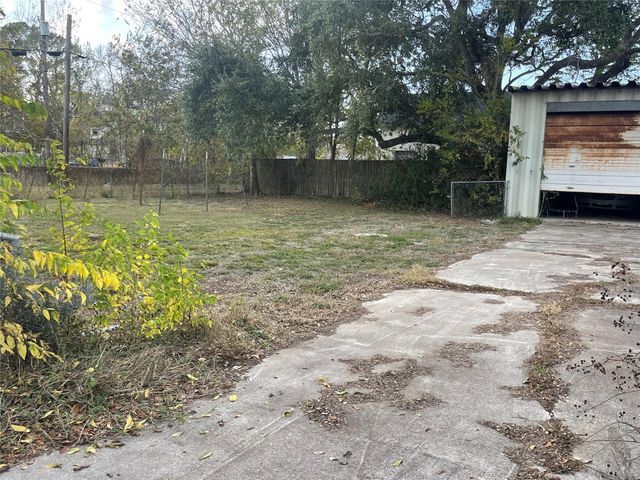711 4th St, Palacios, TX 77465 - HAR.com
