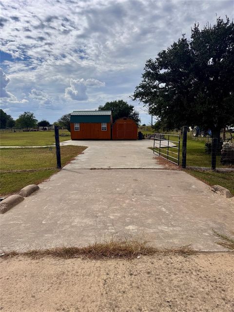 4994 FM 2674, El Campo, TX 77437 - HAR.com