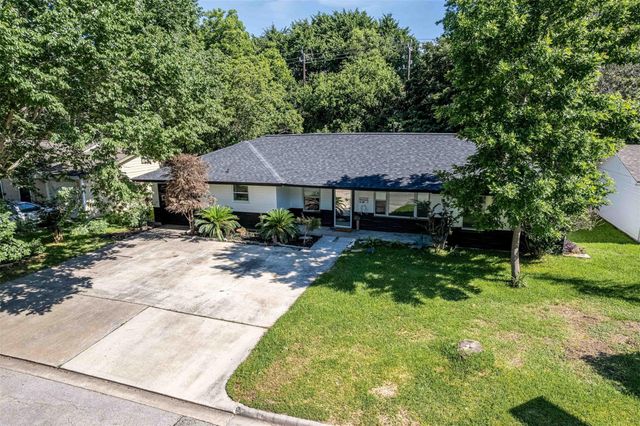 608 W Lobit St, Baytown, TX 77520 - HAR.com