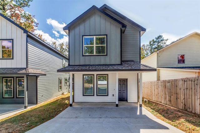 11966 Canal St, Willis, TX 77318 - HAR.com