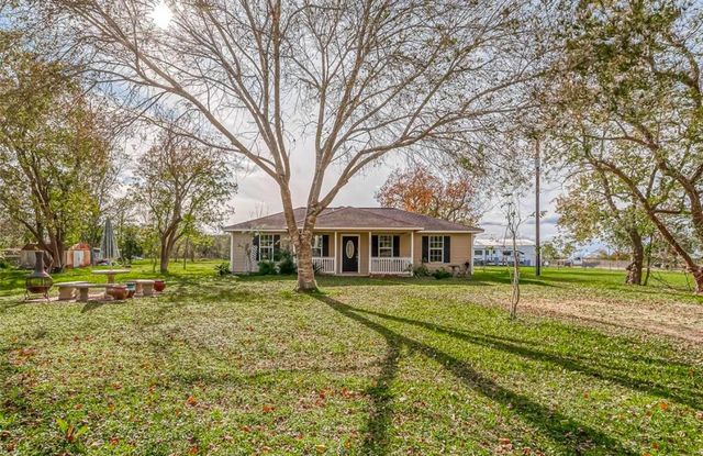 1512 Bayou Dr, Bay City, TX 77414 - HAR.com