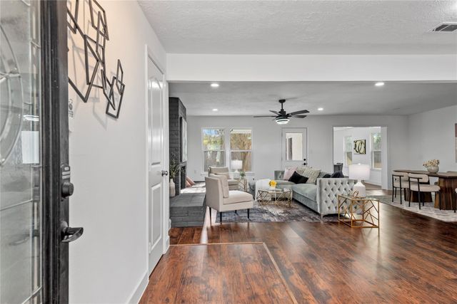6126 Knotty Post Ln, Spring, TX 77373 - HAR.com